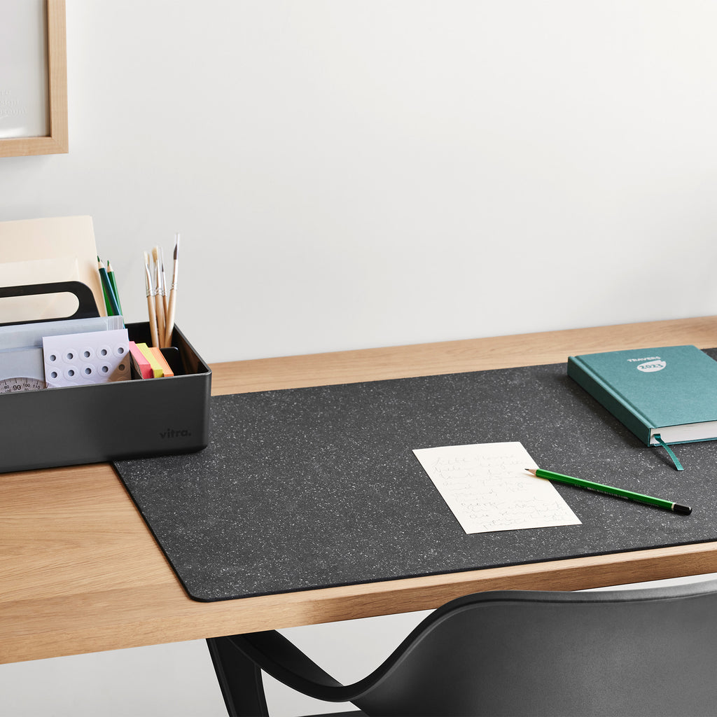 Vitra Repad Skrivebordsunderlag, Ronan & Erwan Bouroullec – Goodnotes.no